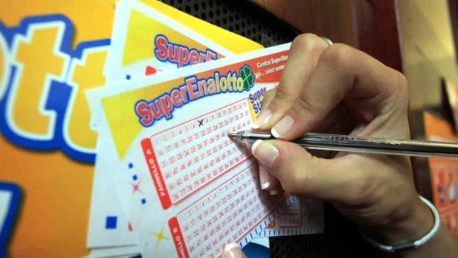 SuperEnalotto: Omegna in festa grazie a un “5” da oltre 13mila euro ...