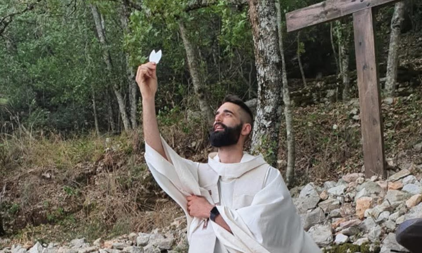 Don Matteo Balzano trovato senza vita: aveva 35 anni - Corriere di Novara